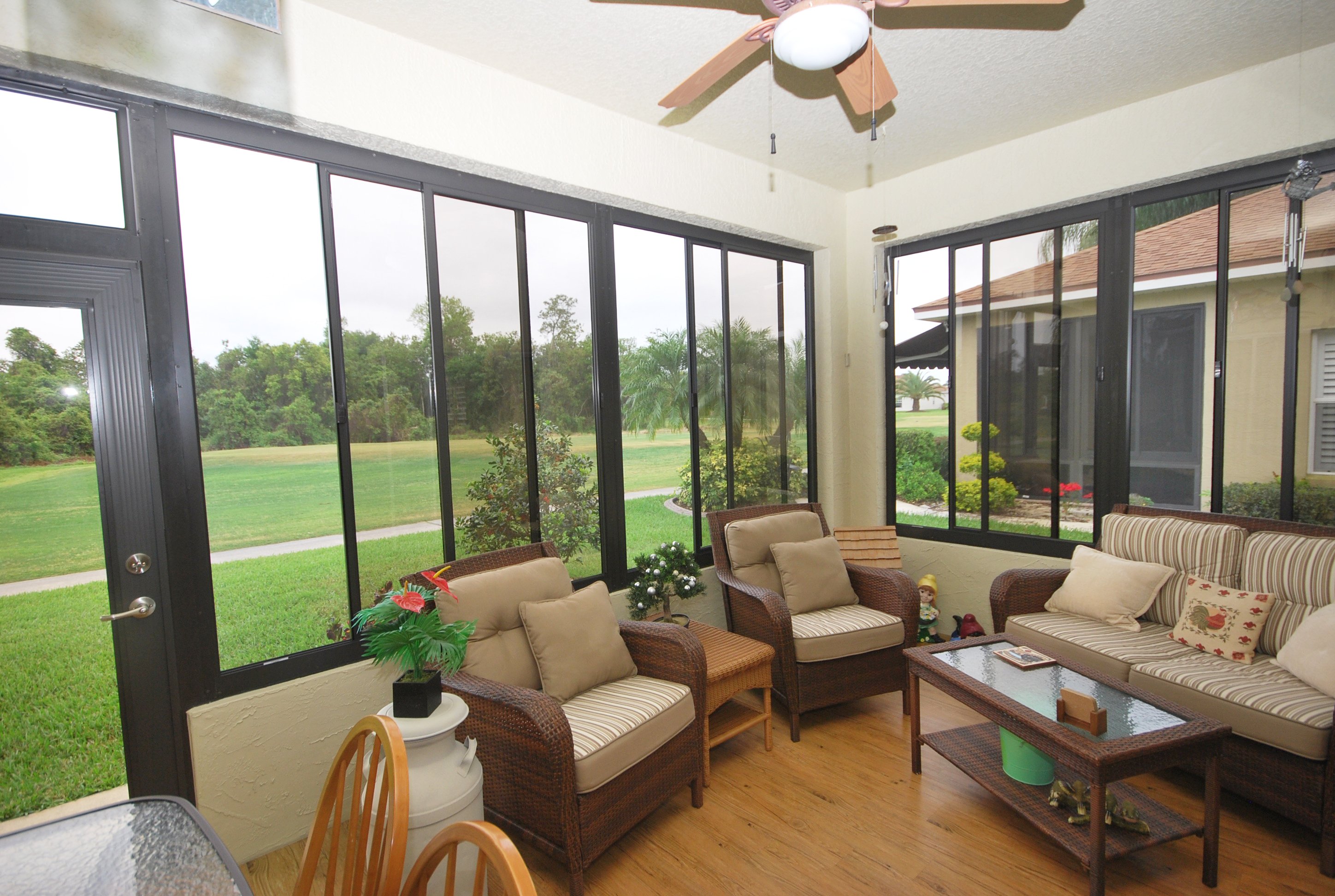 Enjoy the Fall Season with a Custom Screen Room